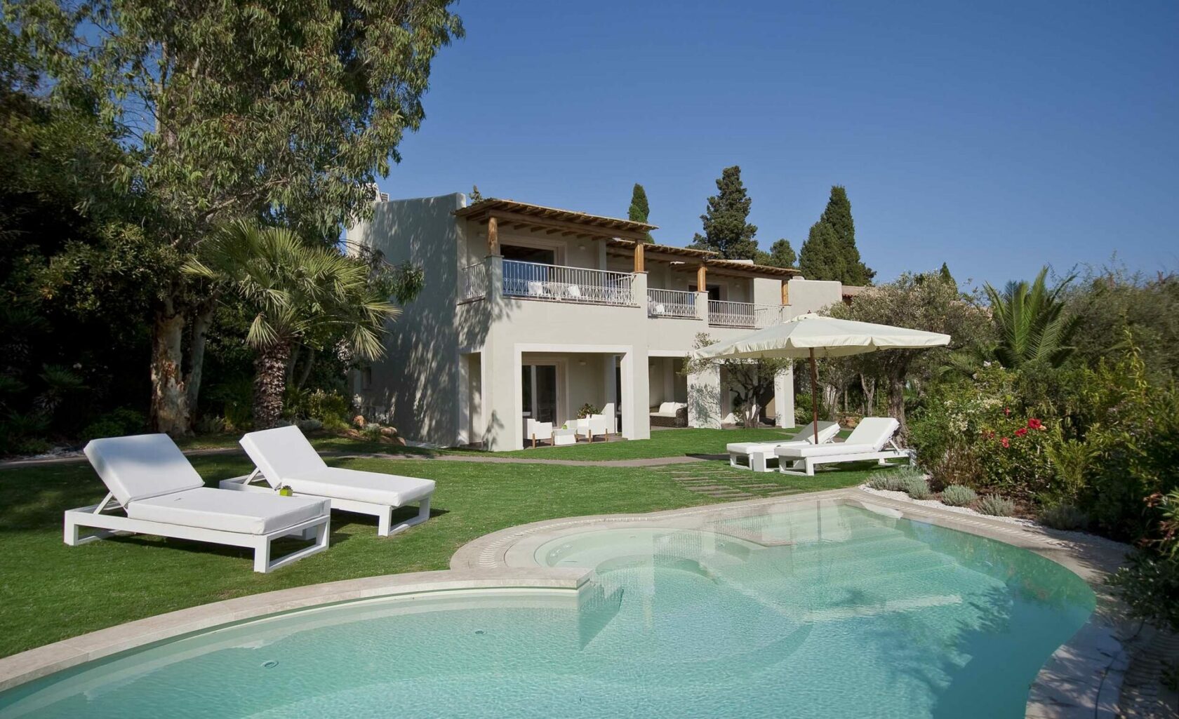 Villa Lidia: Luxury Seaside Villa in Sardinia - Forte Village Resort
