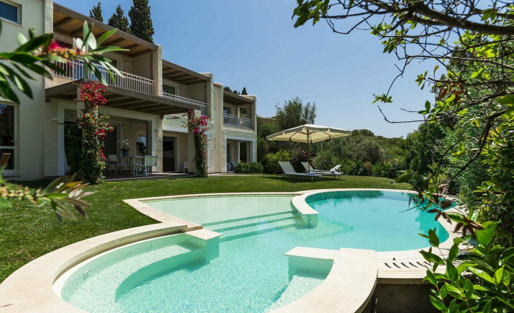 Villa Chiara: Luxury villas with Jacuzzi in Sardinia - Forte Village Resort